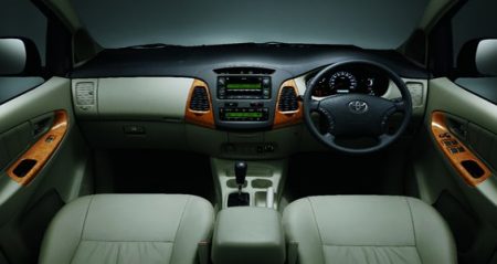 2009 Toyota Innova hits Dubai roads – DriveArabia UAE, KSA & GCC