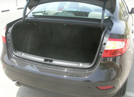 So we got a 2011 Renault Fluence – DriveArabia UAE, KSA & GCC