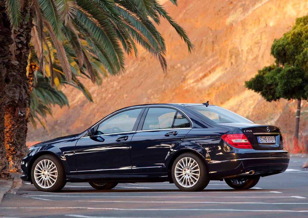 Mercedes-Benz C-Class 2012 facelift revealed | DriveArabia