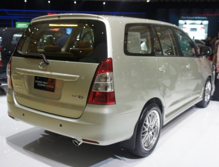 Toyota Innova 2012 facelift debuts in Asia – DriveArabia UAE, KSA & GCC