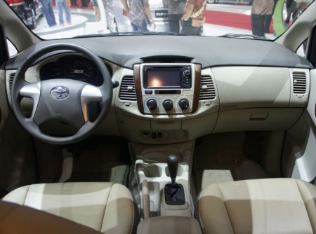 Toyota Innova 2012 facelift debuts in Asia – DriveArabia UAE, KSA & GCC