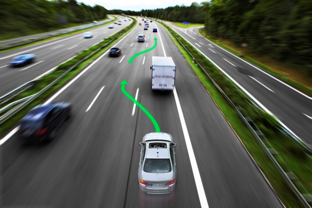 BMW takes on motorways with autonomous tech | DriveArabia
