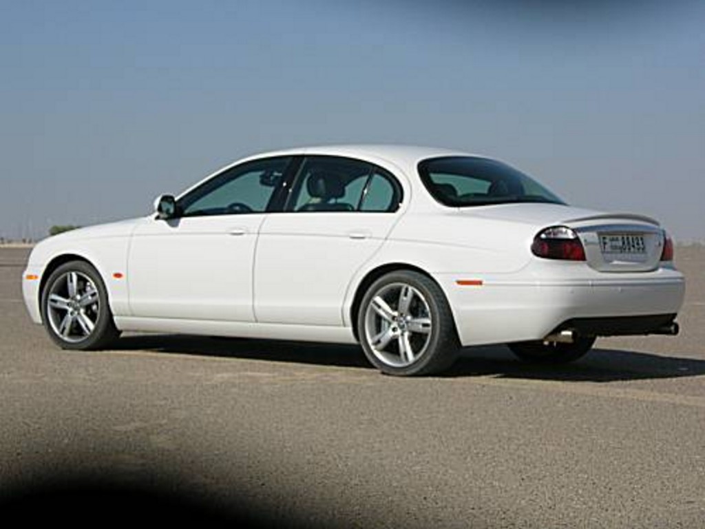 2006 Jaguar S-Type | DriveArabia