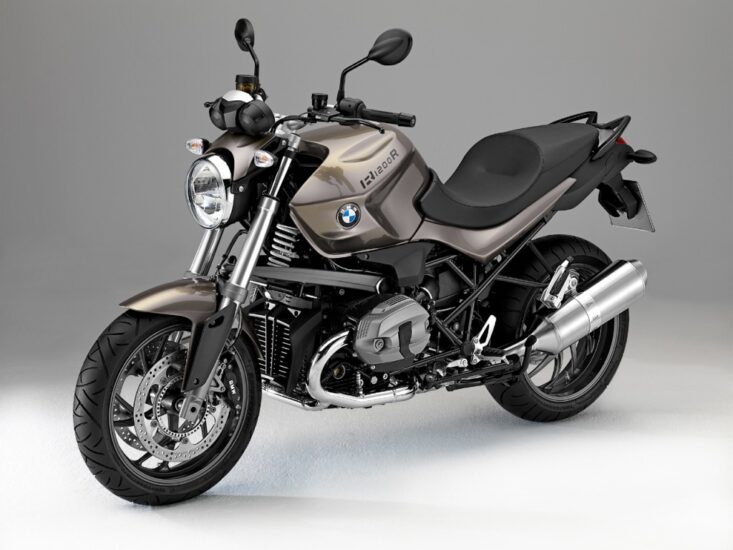 BMW Motorrad bikes get standard ABS for 2013 | DriveArabia