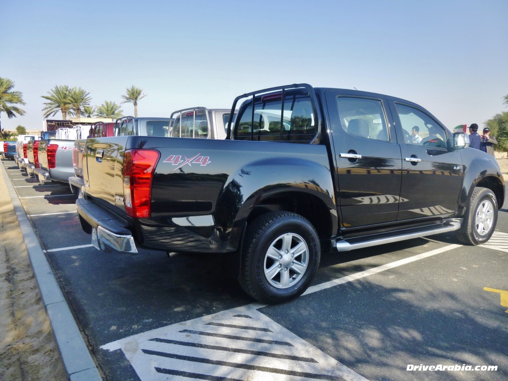 First drive: Isuzu D-Max 2013 in Dubai | DriveArabia