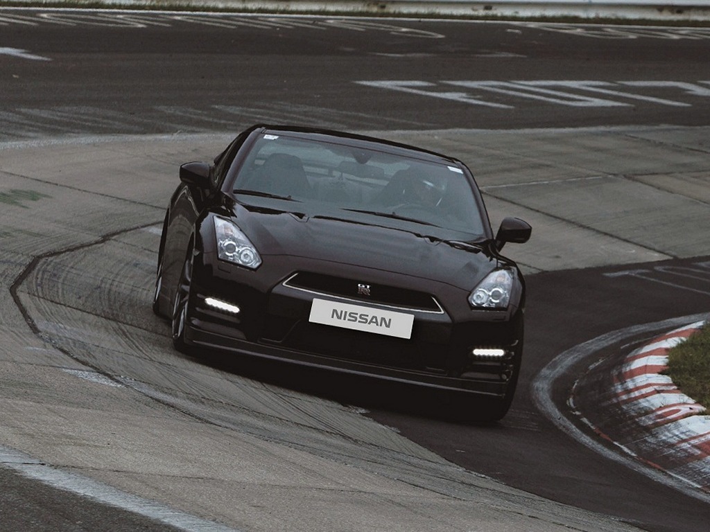 Nissan GT-R Track Pack joins 2013 GCC line-up | Drive Arabia