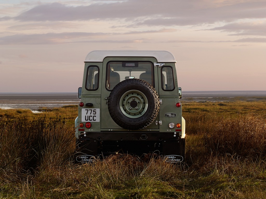 2015 Land Rover Defender Celebration Series to mark last year of ...
