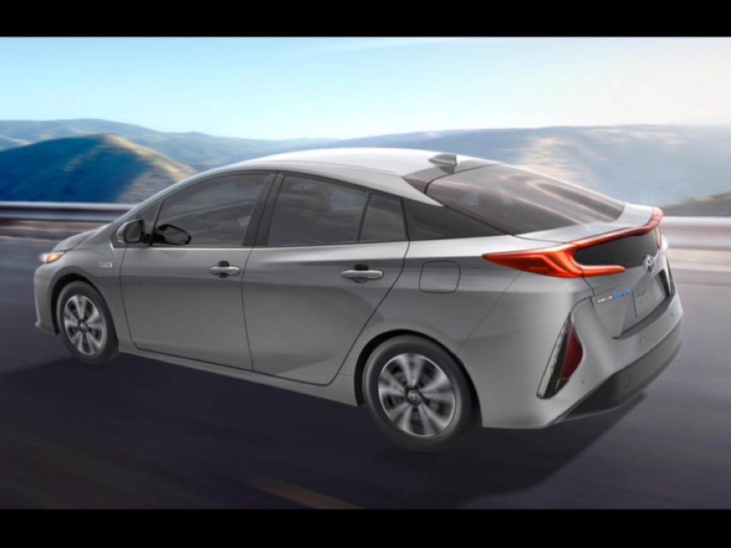 2017 Toyota Prius Prime plug-in hybrid gets better | DriveArabia