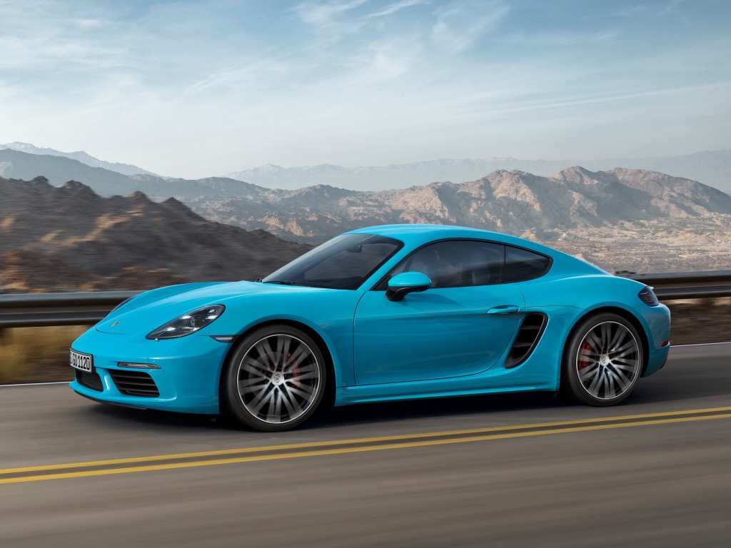 2017 Porsche 718 Cayman turbo models debut | Drive Arabia