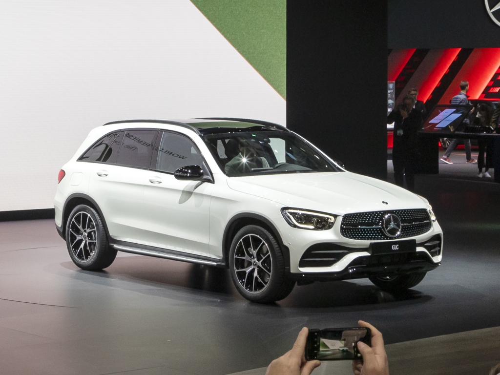 Mercedes-Benz debuts 2020 AMG GLC 53, AMG GT-R Roadster and more at ...