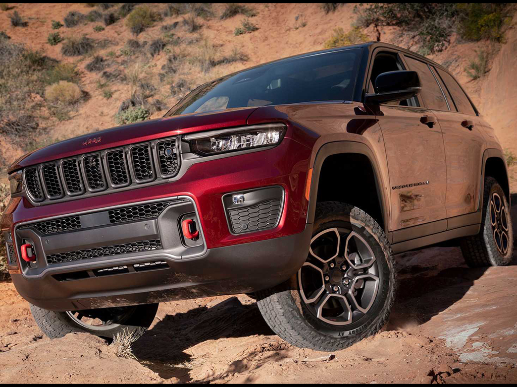 Jeep Grand Cherokee two-row debuts : Plug-in-hybrid 4xe part of the ...