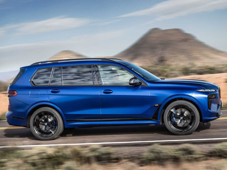 2023 BMW X7 pops up with their new design language | DriveArabia