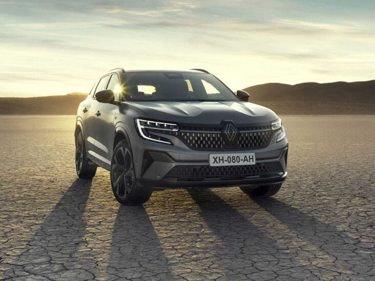 Renault Austral enters crossover market with rear-wheel steering ...