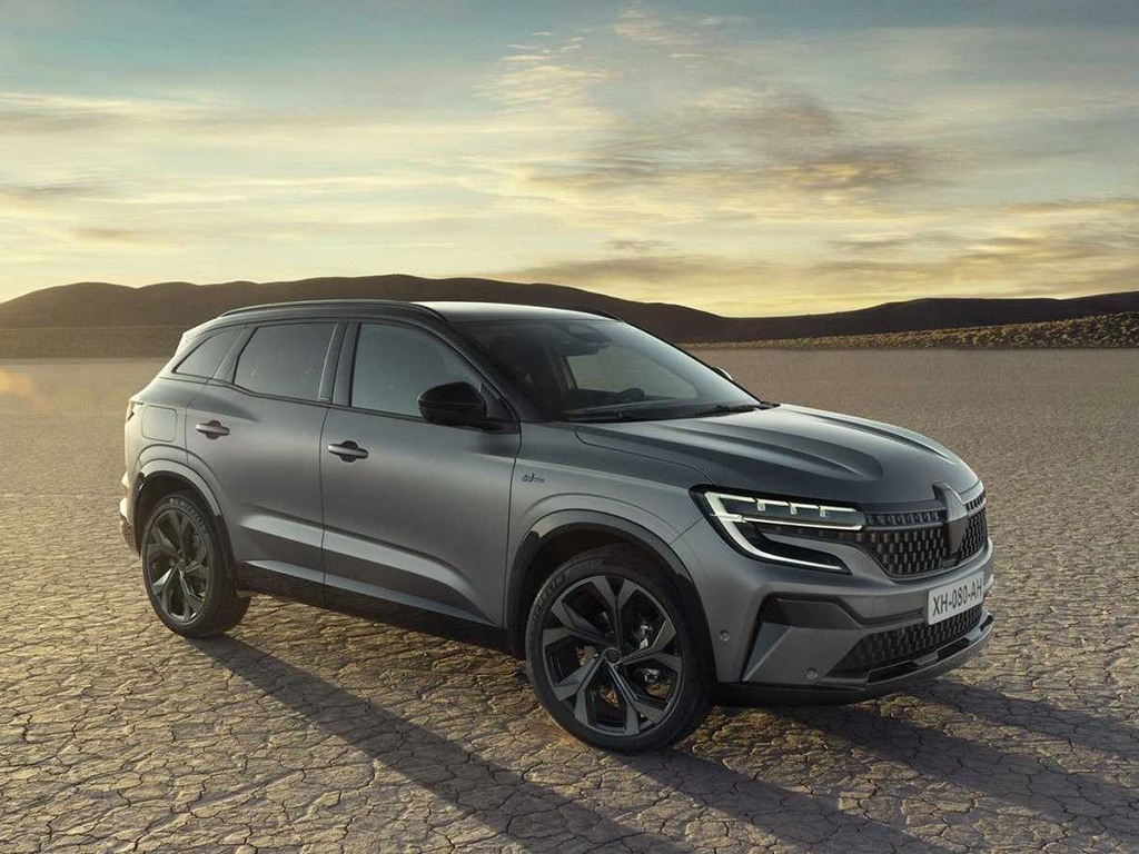 Renault Austral enters crossover market with rear-wheel steering ...