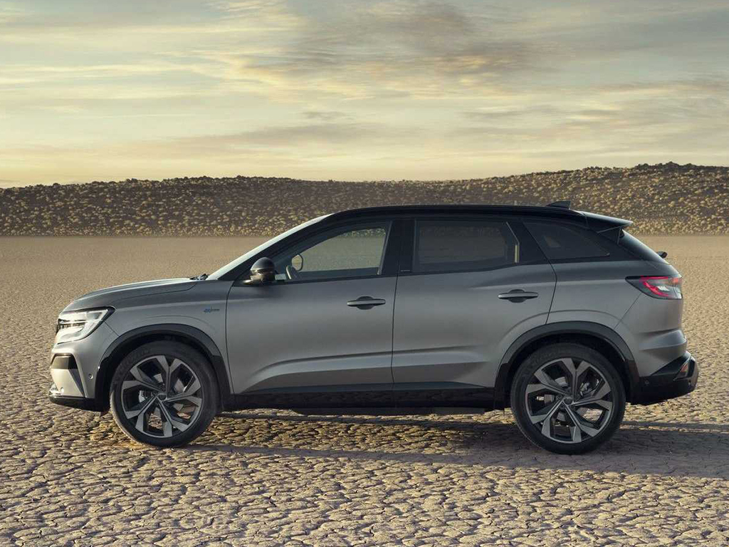 Renault Austral enters crossover market with rear-wheel steering ...