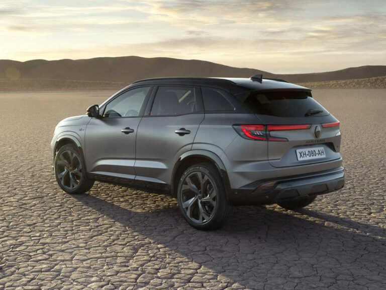 Renault Austral enters crossover market with rear-wheel steering ...