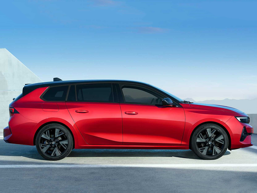 2023 Opel Astra EV Hatchback and Wagon debuts in Europe