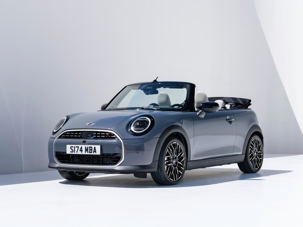 First Look: 2025 Mini Cooper Convertible | DriveArabia