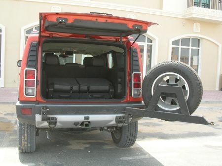 Hummer H2 in urban attack mode | DriveArabia
