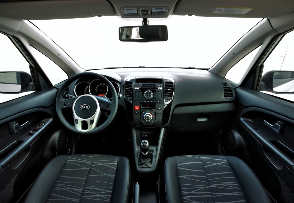 Kia Venga compact hatchback-van thing debuts | DriveArabia