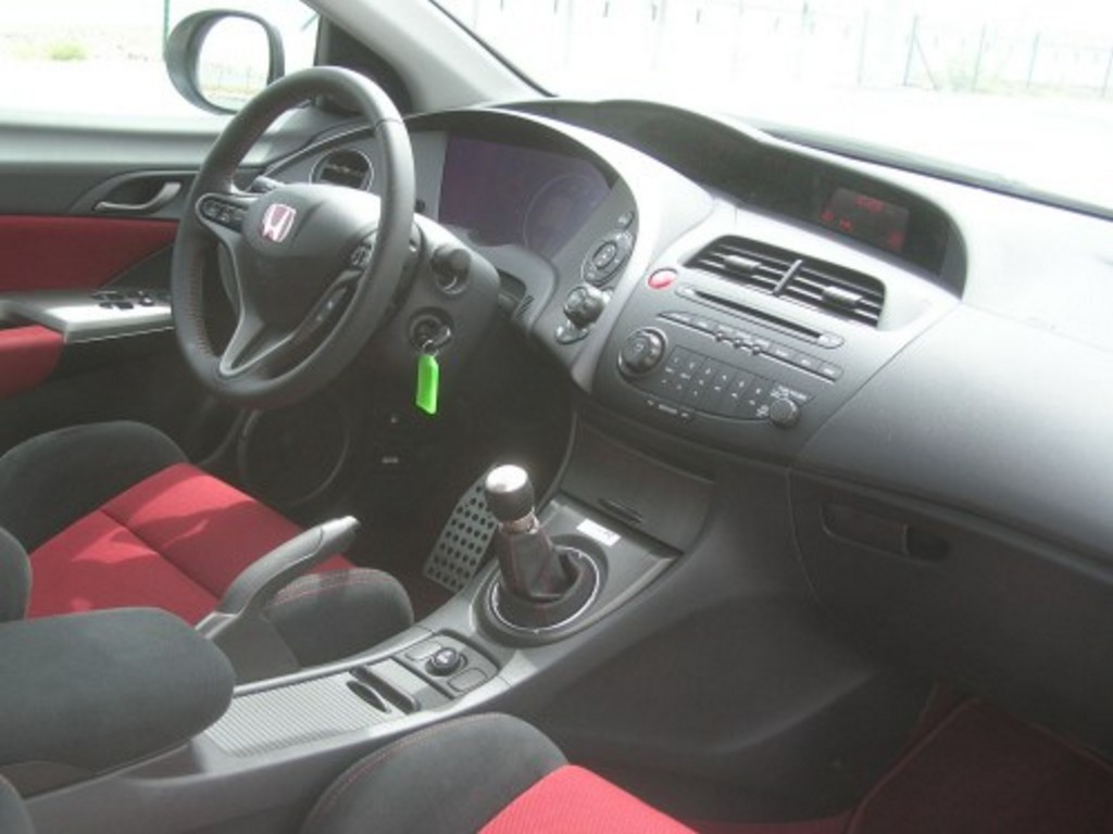 2010 Honda Civic Type-R | DriveArabia