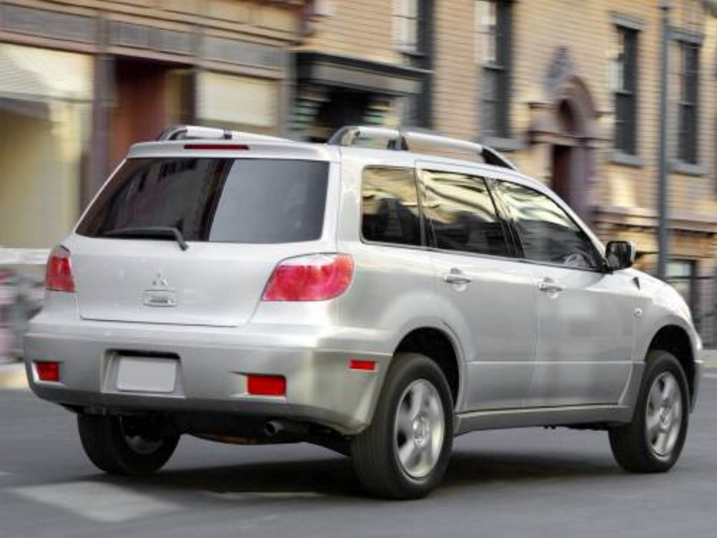 2005 Mitsubishi Outlander | DriveArabia