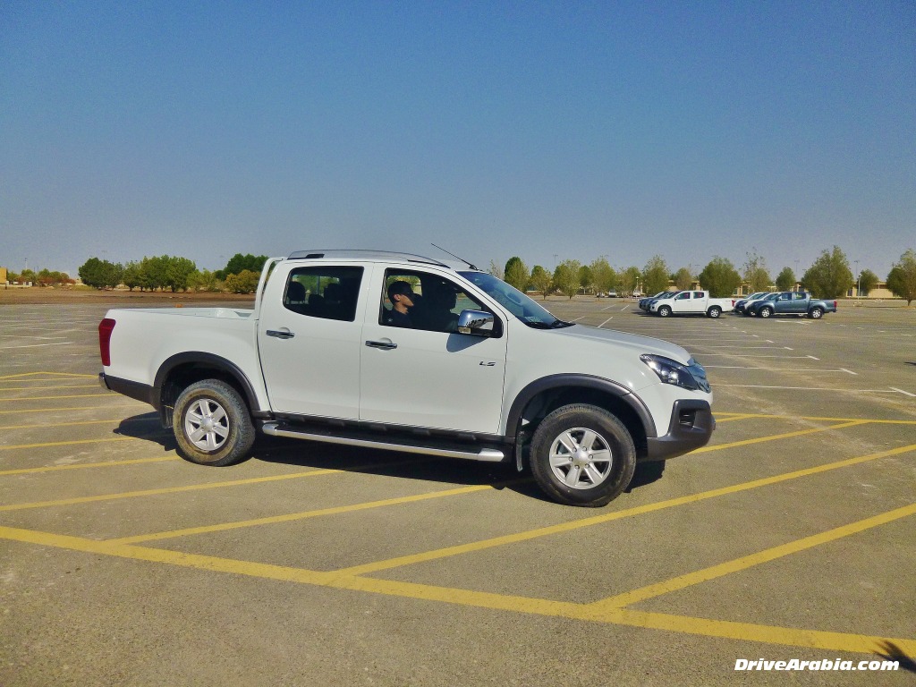 First drive: Isuzu D-Max 2013 in Dubai | DriveArabia