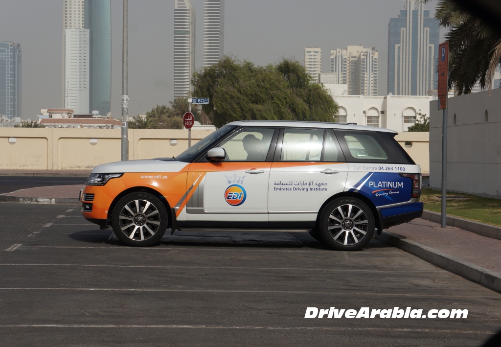 We try out EDI Platinum Driving Course with a Range Rover in Dubai ...