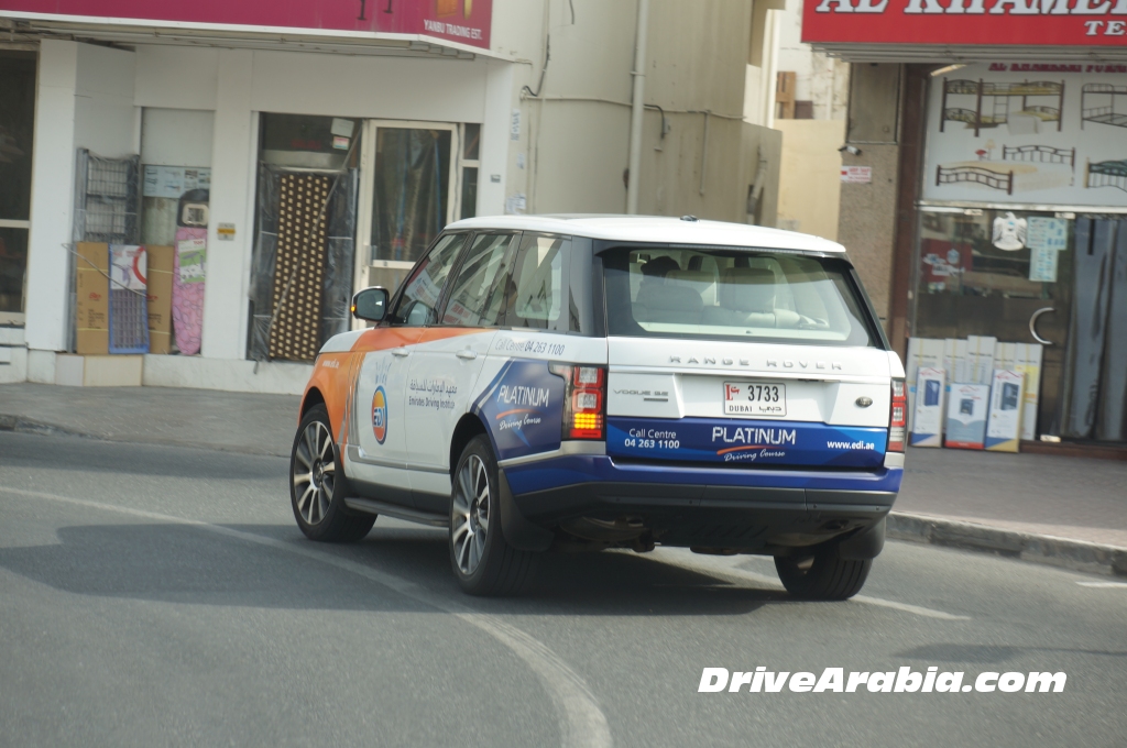 We try out EDI Platinum Driving Course with a Range Rover in Dubai ...