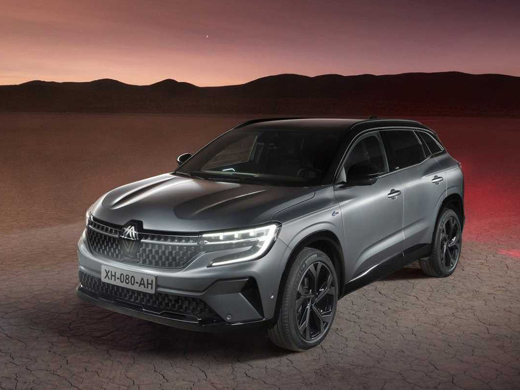 Renault Austral enters crossover market with rear-wheel steering ...