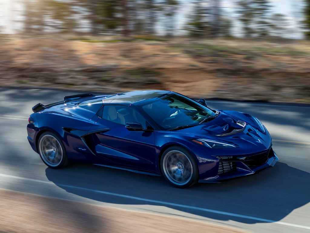 First Look: 2025 Chevrolet Corvette ZR1 | DriveArabia