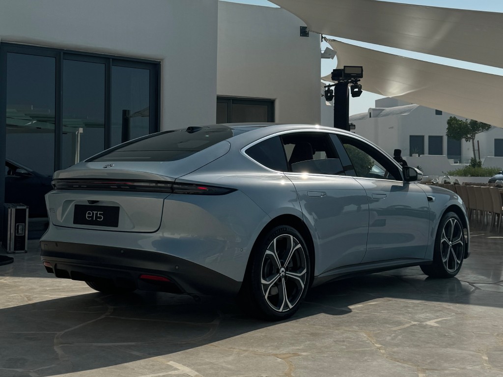 NIO officially launched in the UAE, flagship EL8 now available ...