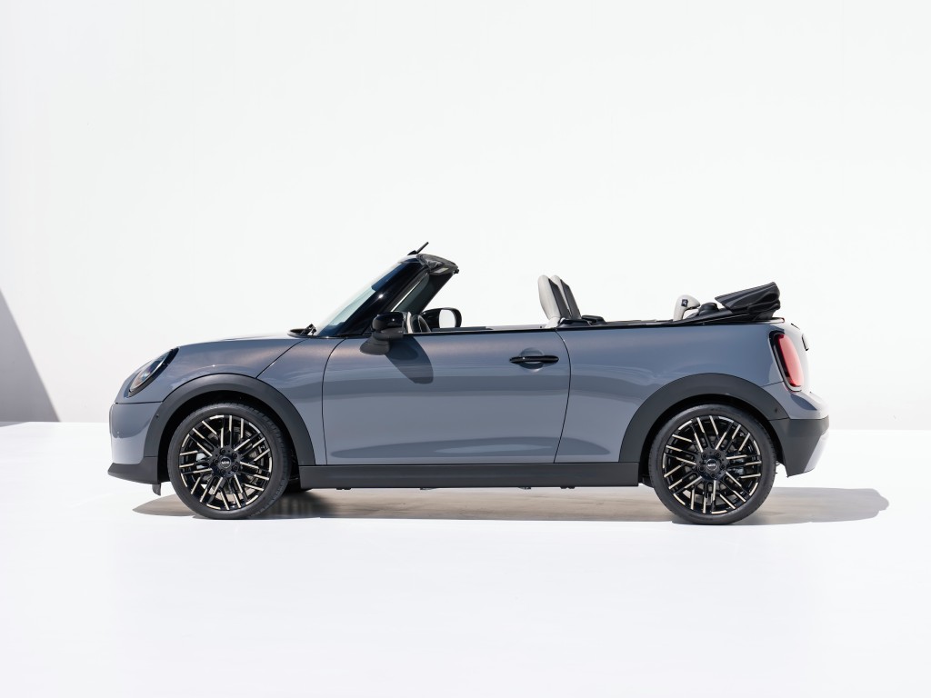 First Look: 2025 Mini Cooper Convertible | DriveArabia