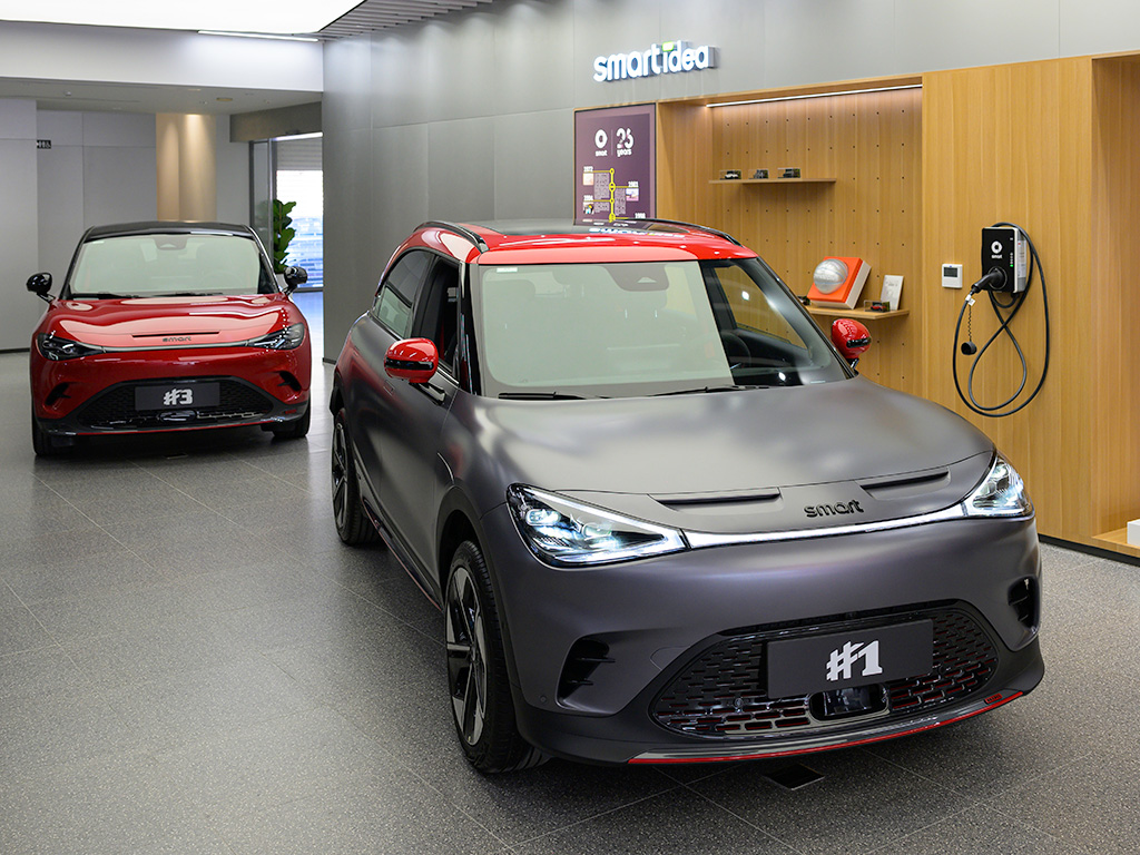 Smart EVs Make UAE Debut | DriveArabia