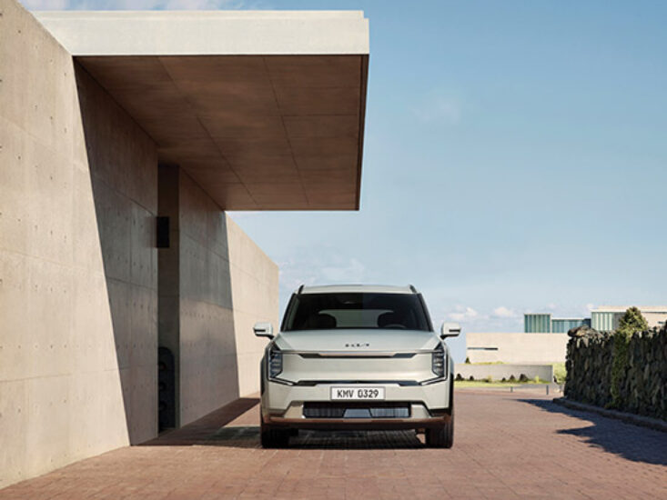 Top Features of the New KIA EV9 | DriveArabia